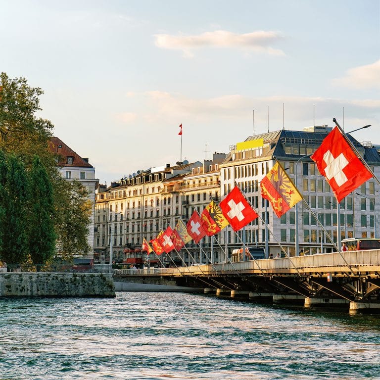 Les villes frontalières entre la France et la Suisse - MédiasCitoyens